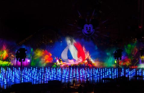 Spotlight On: World of Color - Rockin Mama™