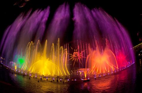 World of Color Video Preview - Rockin Mama™