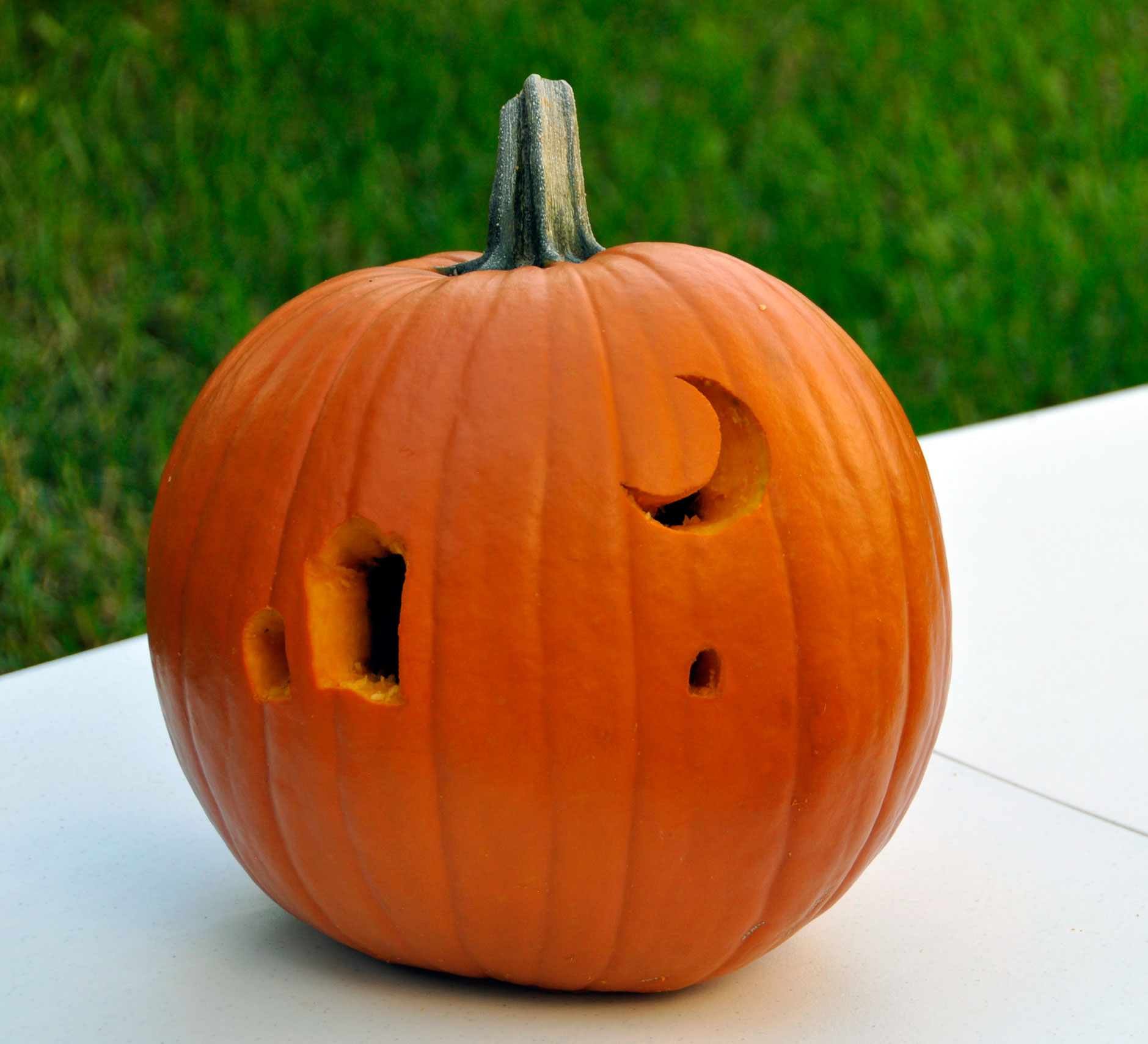How To Carve and Paint a Pumpkin - Rockin Mama™