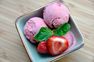 Recipe: Strawberries & Cream Gelato - Rockin Mama™