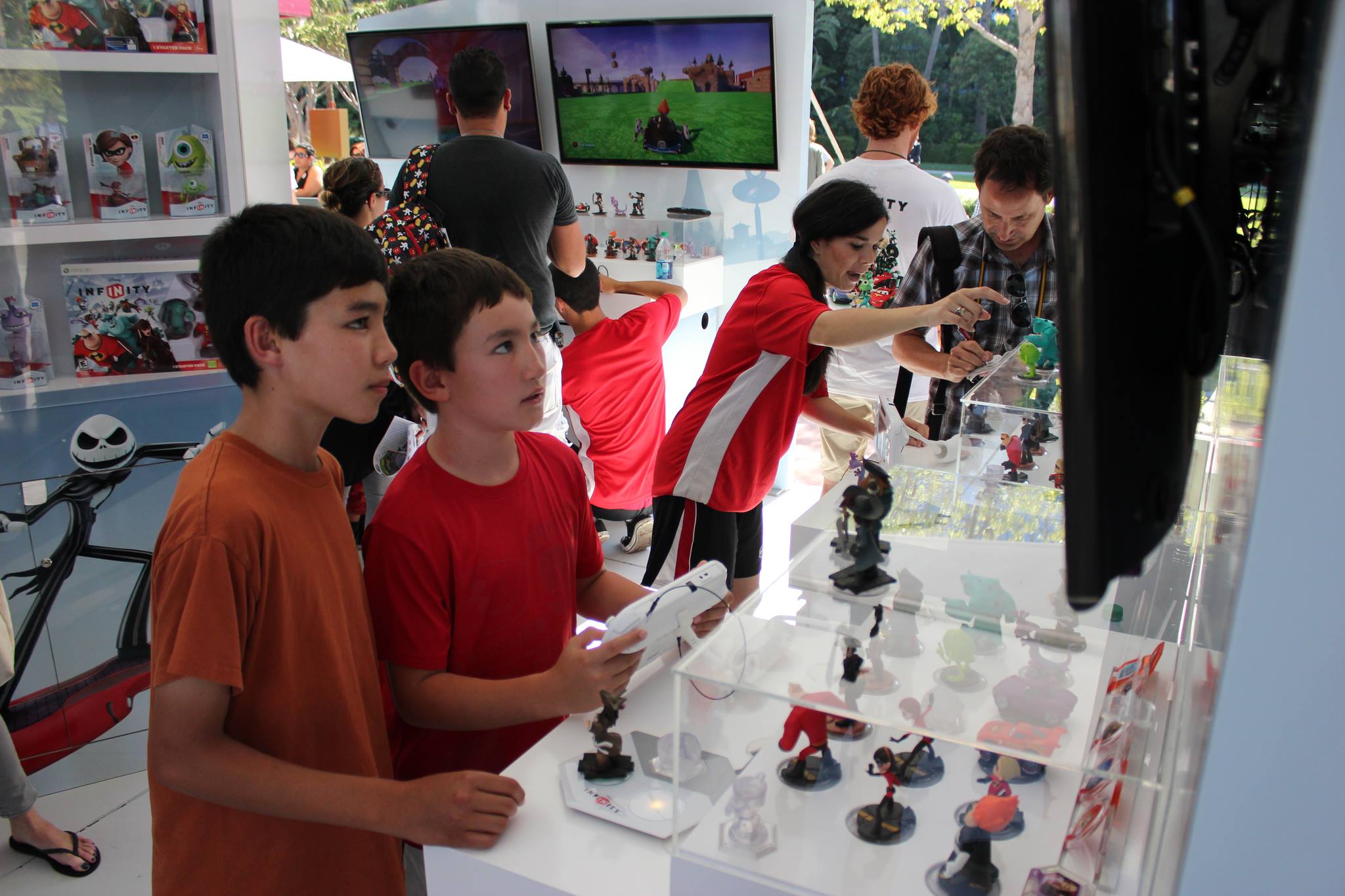 Disney Infinity Takes to the Road To Give Fans A First Look at the Game ...