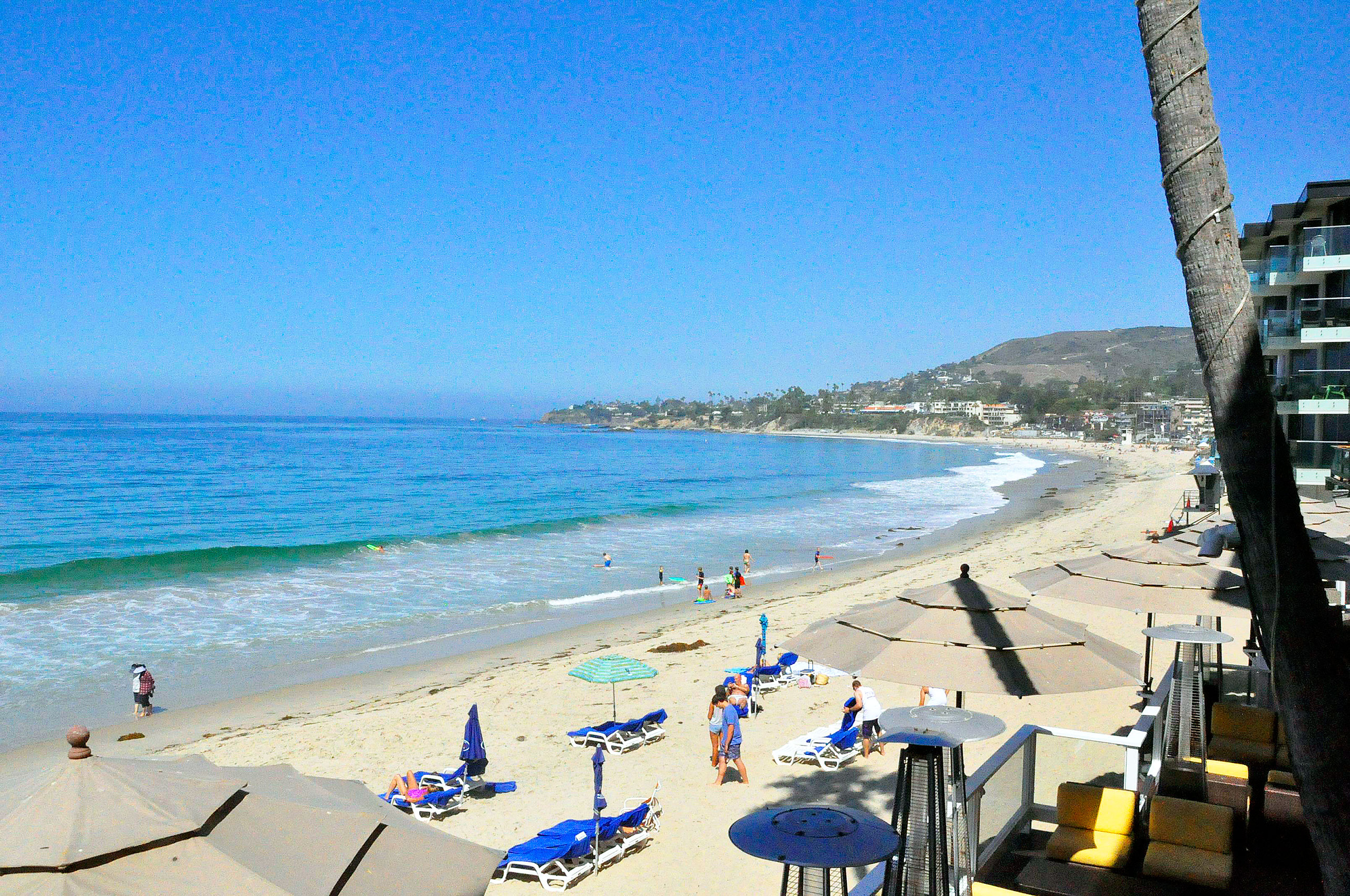 10 Beach Bag Essentials: What to Pack For a Day In the Sun - Rockin Mama™