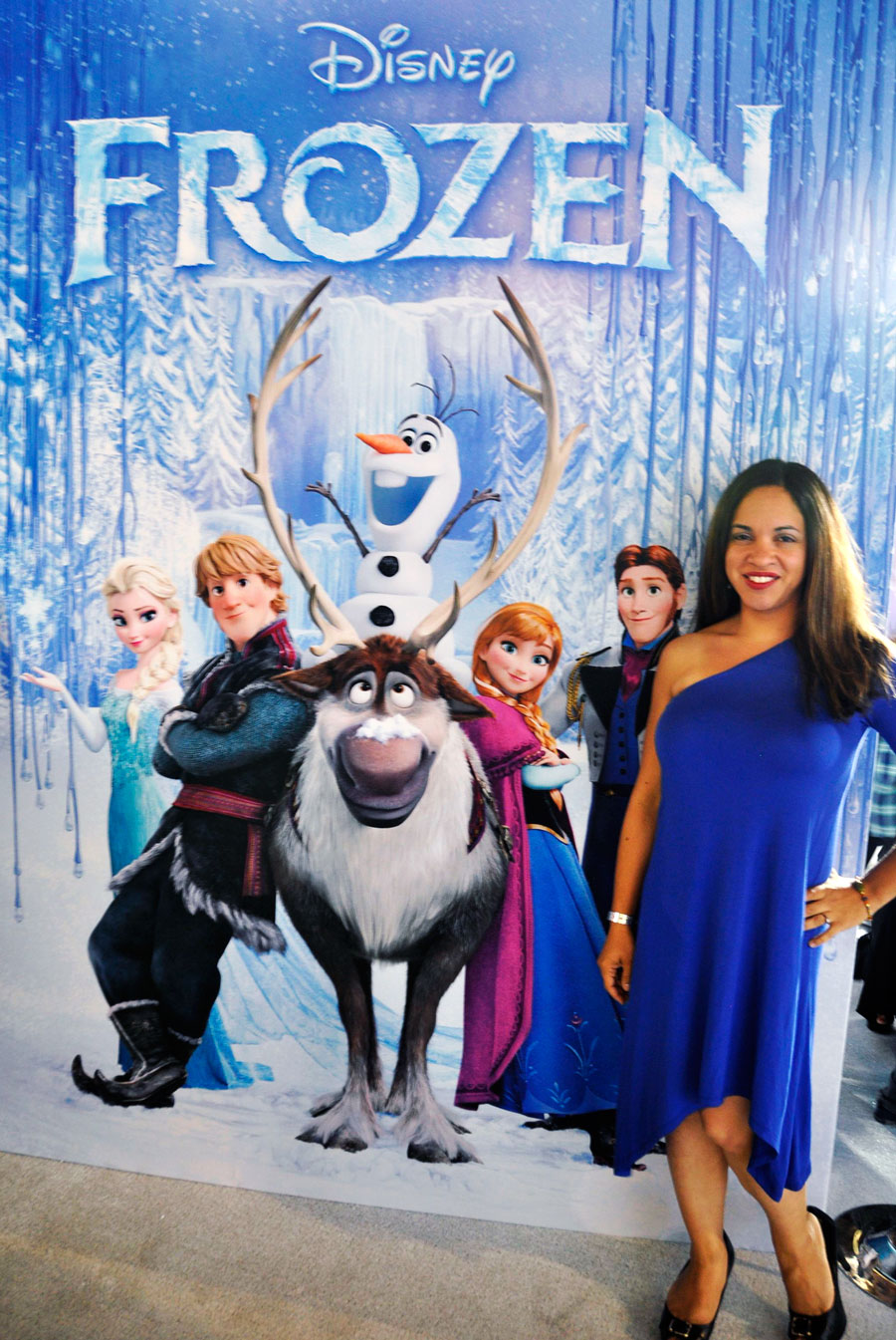 Exclusive Photos From the World Premiere of Disney's Frozen - Rockin Mama™
