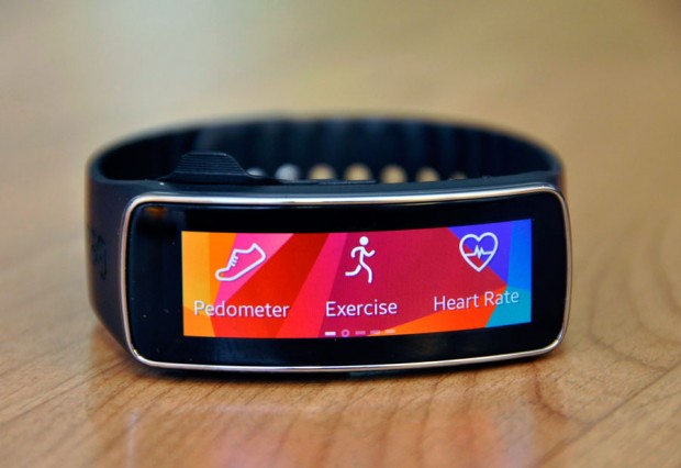 Samsung Galaxy S5 + Gear Fit Review - Rockin Mama™