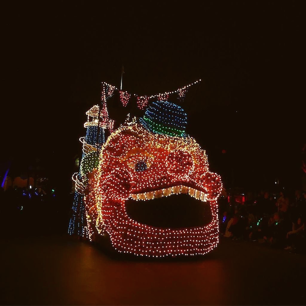 10 Things You Didn't Know About the Main Street Electrical Parade ...