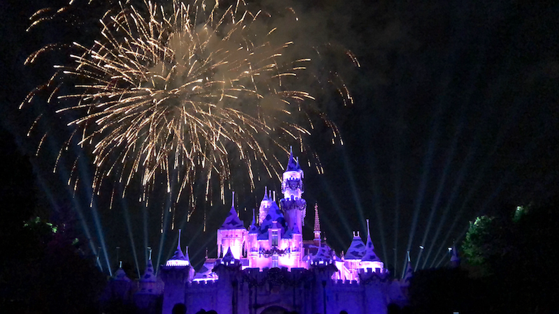 Holiday Magic at the Disneyland Resort - Rockin Mama™