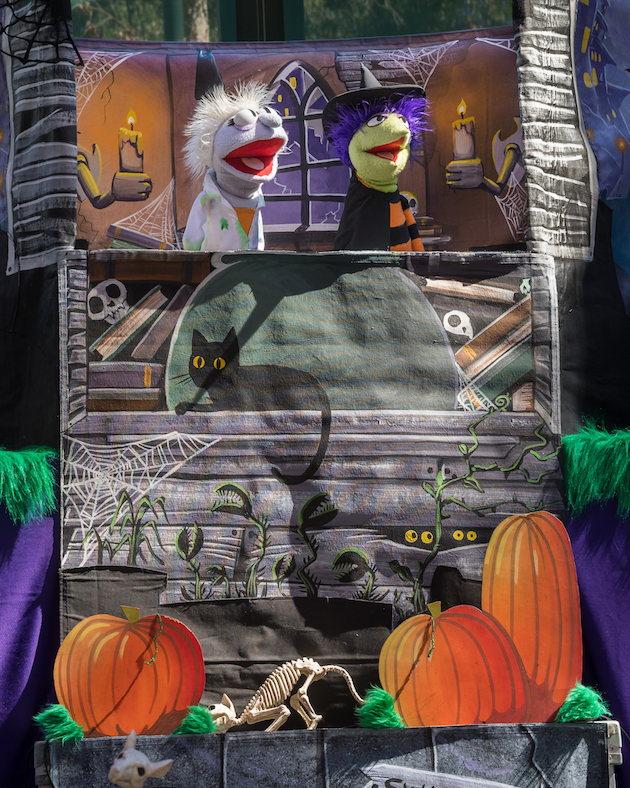 Boo at the L.A. Zoo - Rockin Mama™