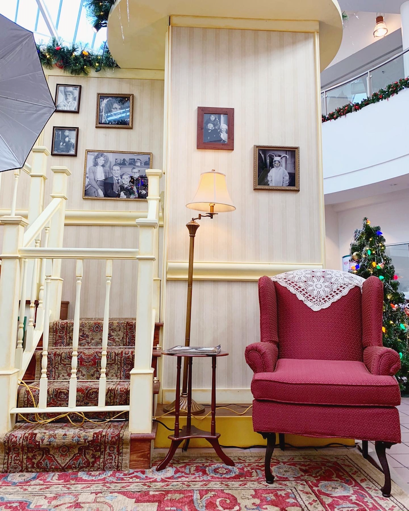 A Christmas Story at MainPlace Mall - Rockin Mama™